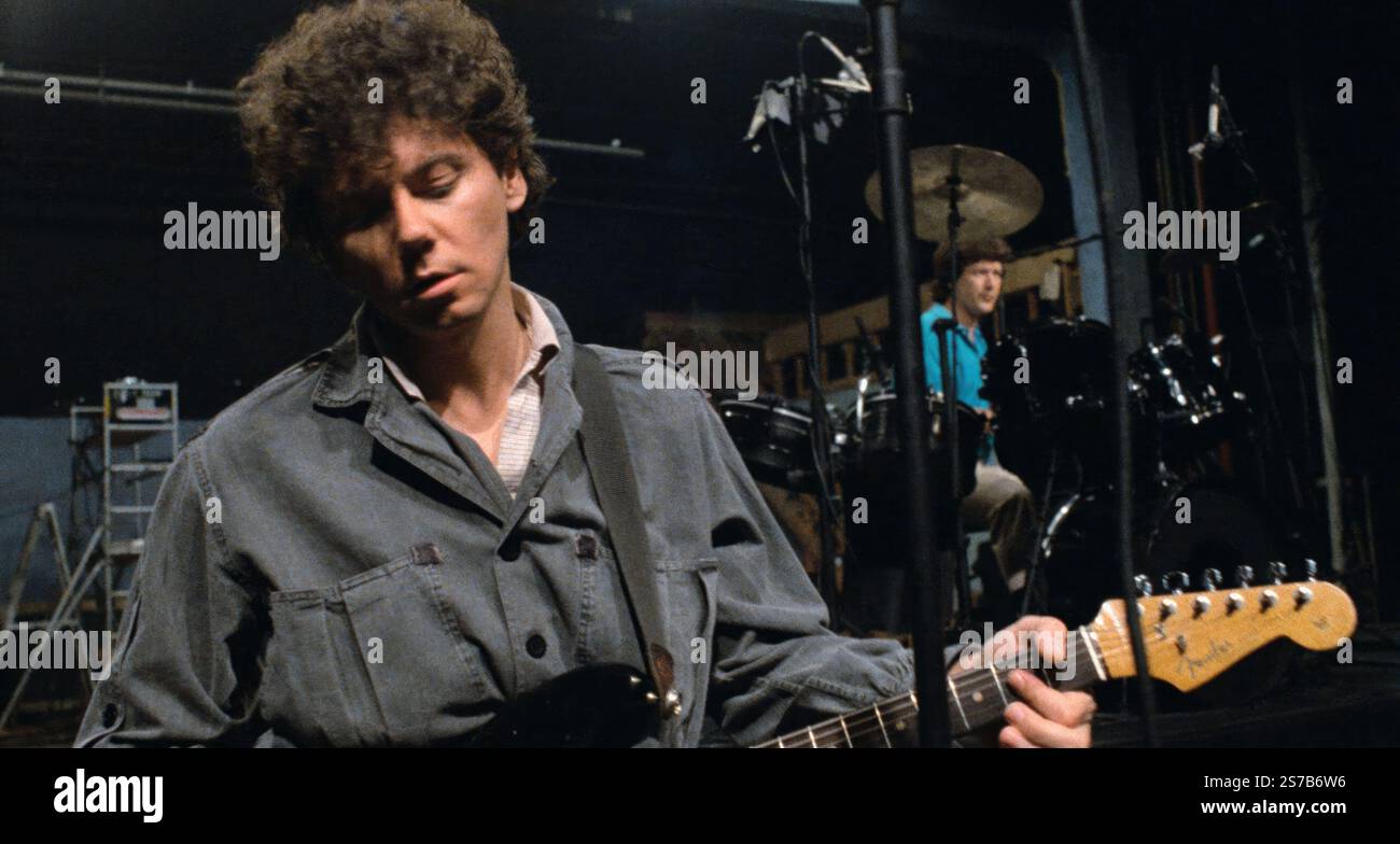 JERRY HARRISON, TALKING HEADS and CHRIS FRANTZ in STOP MAKING SENSE ...