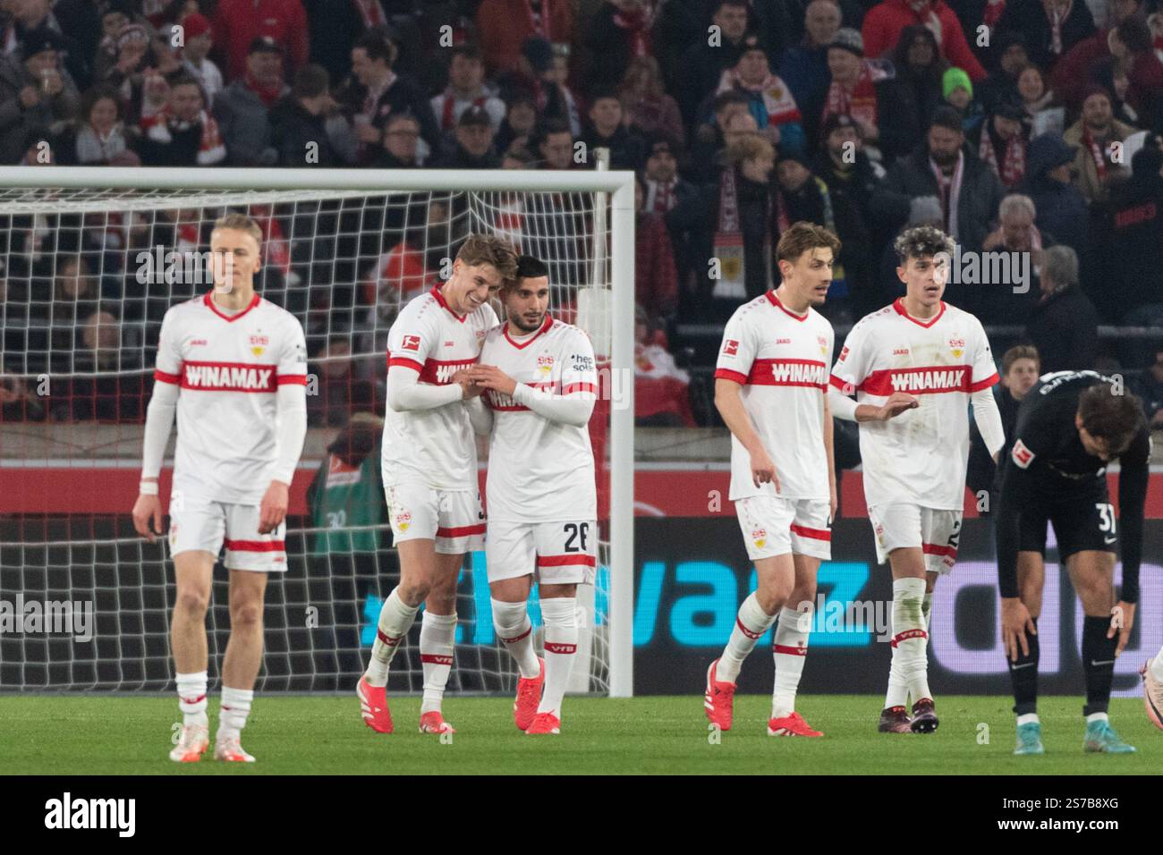 Tor zum 4:0 durch Deniz Undav (VfB Stuttgart #26), jubel Torjubel mit Ramon Hendriks (VfB ...