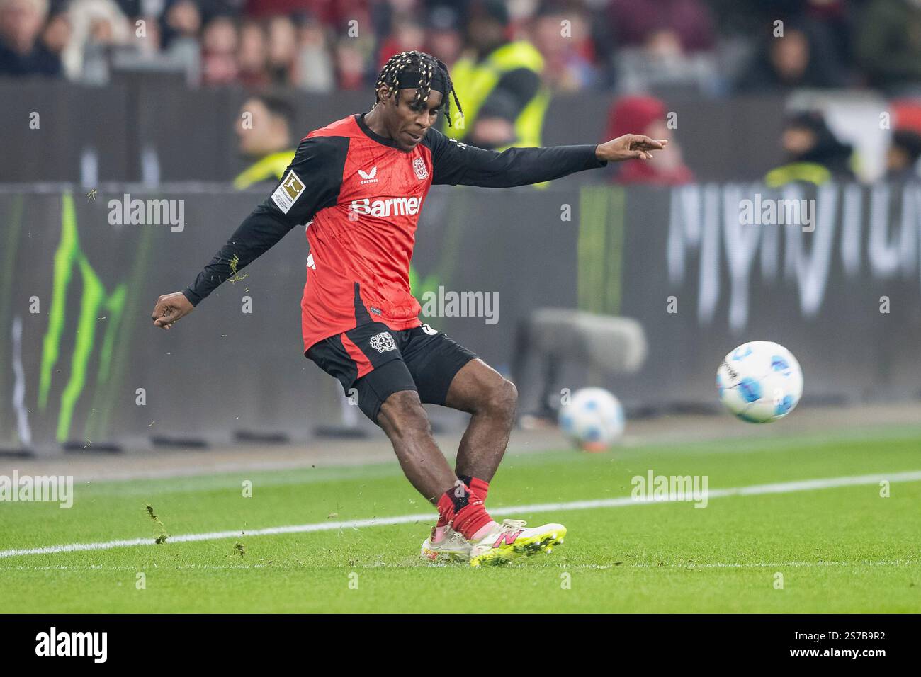 Leverkusen, Deutschland. 18th Jan, 2025. 18.01.2025, Fussball: 1. Bundesliga, Saison 2024/2025 ...