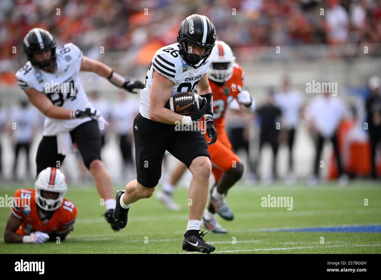 Iowa State running back Carson Hansen (26) scores a touchdown on a 30 ...