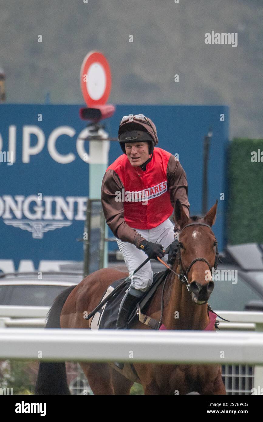 Ascot, Berkshire, UK. 18th January, 2025. IN D’OR ridden by Mr David ...