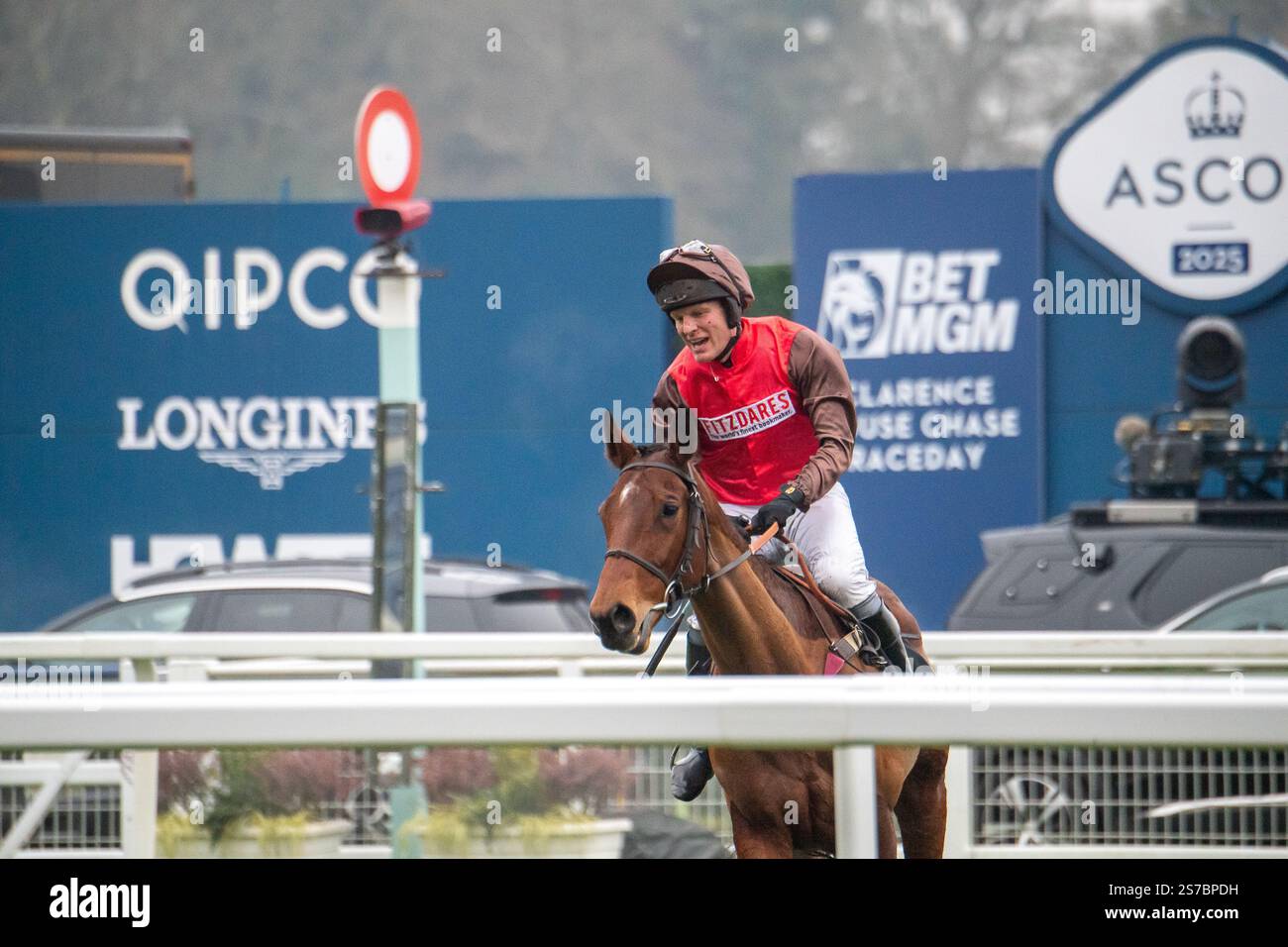 Ascot, Berkshire, UK. 18th January, 2025. IN D’OR ridden by Mr David ...