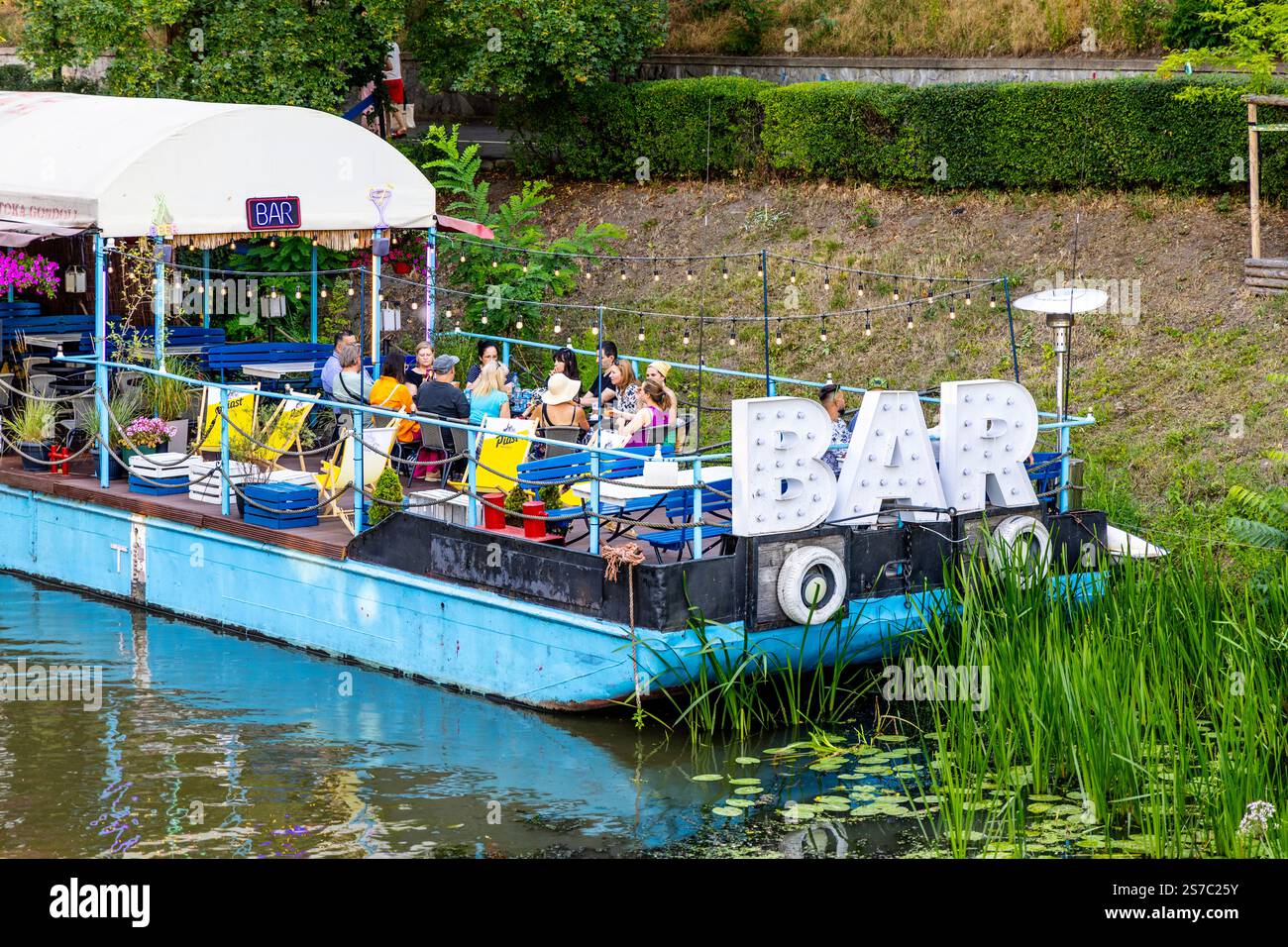 Tawerna Gondola bar on a barge in Zatoka Gondoli on the river Oder, Wroclaw, Poland Stock Photo ...