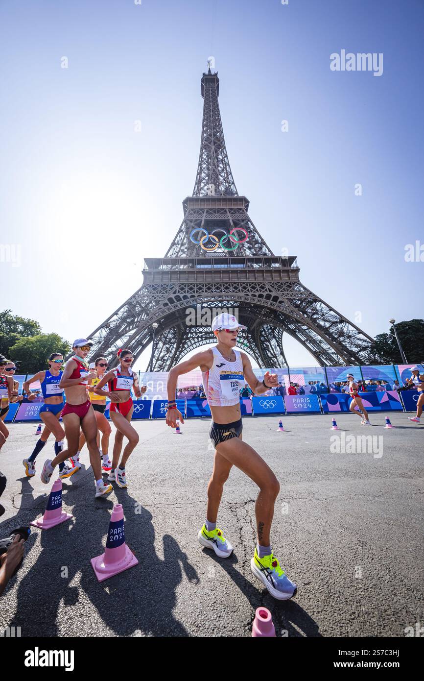 Maria Perez participating in the 20 Kilometer Race Walk at the Paris ...