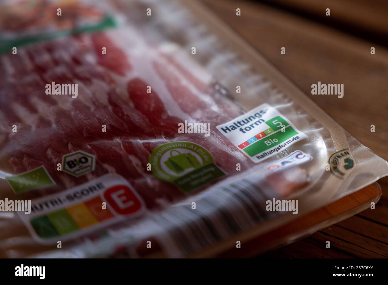 Verpacktes Bio-Fleisch mit Haltungsform 5 Label 19.01.25, Selters ...