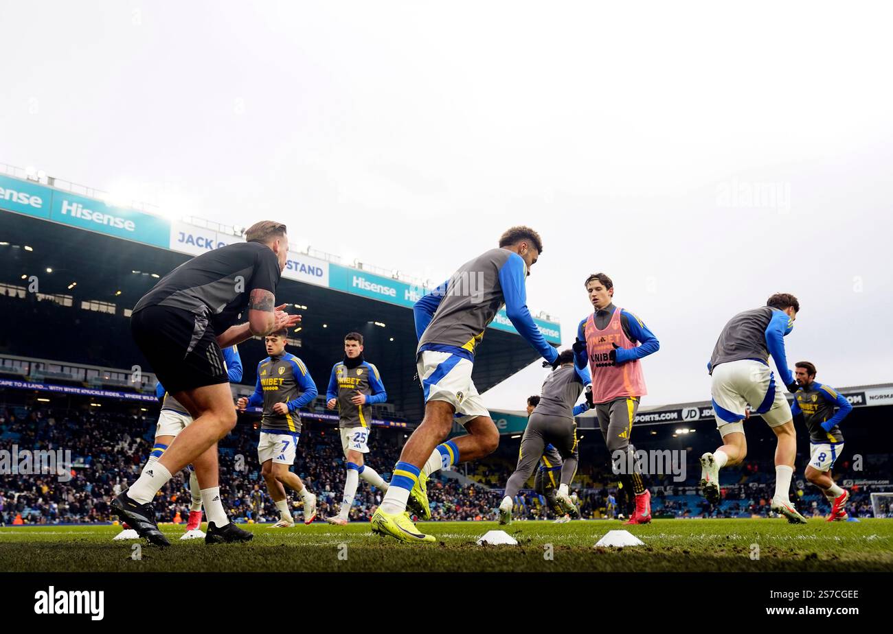 Leeds United players warm up before the Sky Bet Championship match at ...