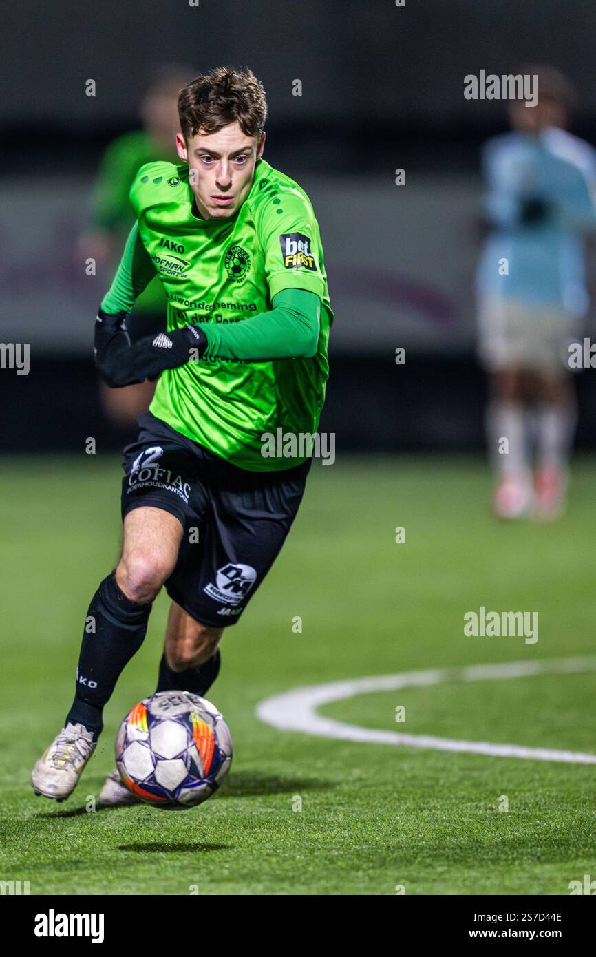 Ninove, Belgium. 18th Jan, 2025. De Vriendt Jari (12) of VK ...