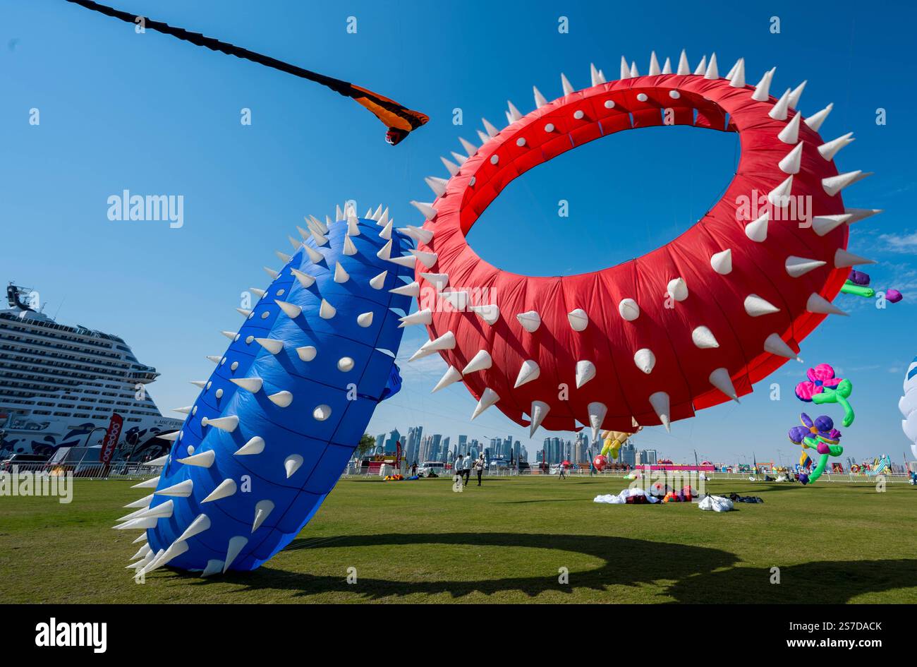 QATAR KITE FESTIVAL 2025 Participants are flying their kites in doha ...