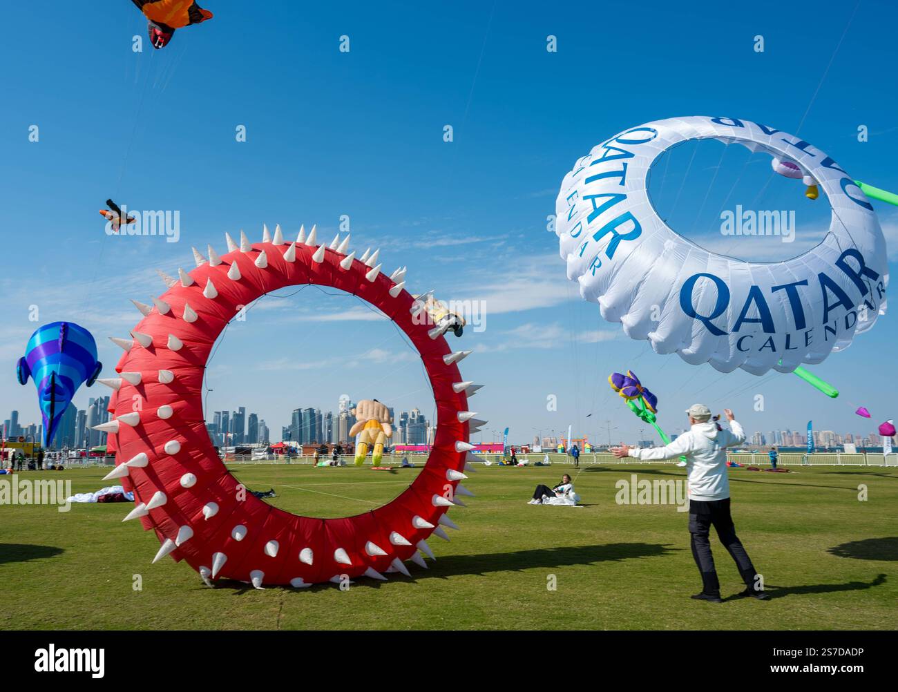 QATAR KITE FESTIVAL 2025 Participants are prepare to fly kites during ...