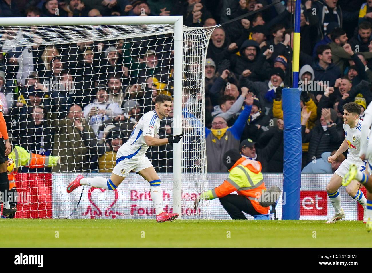 Leeds, UK. 19th Jan, 2025. Leeds United midfielder Manor Solomon (14 ...