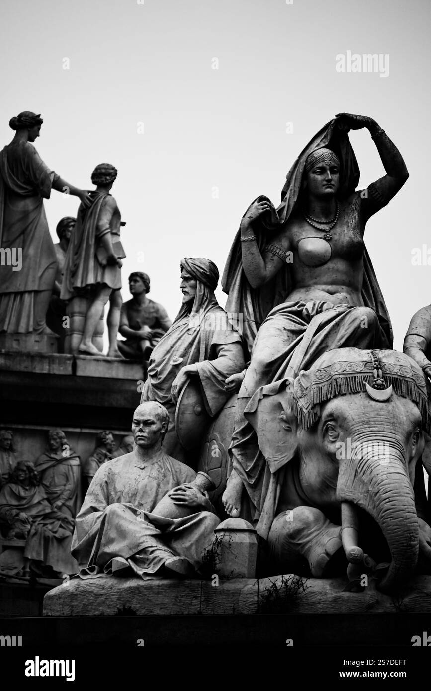 Albert memorial london kensington Black and White Stock Photos & Images ...