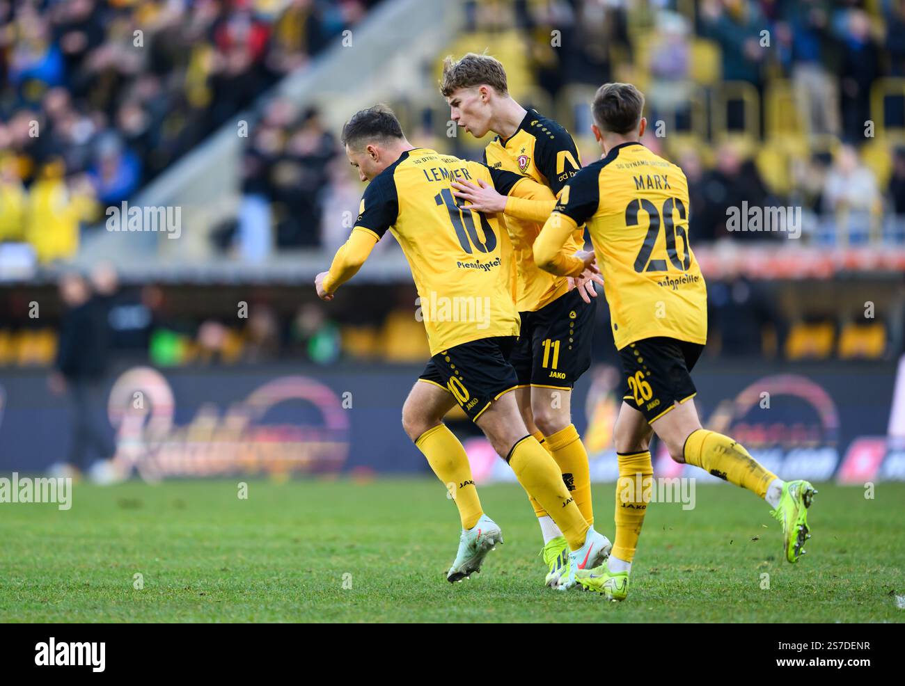 Dresden, Germany. 19th Jan, 2025. Soccer: 3rd division, SG Dynamo ...
