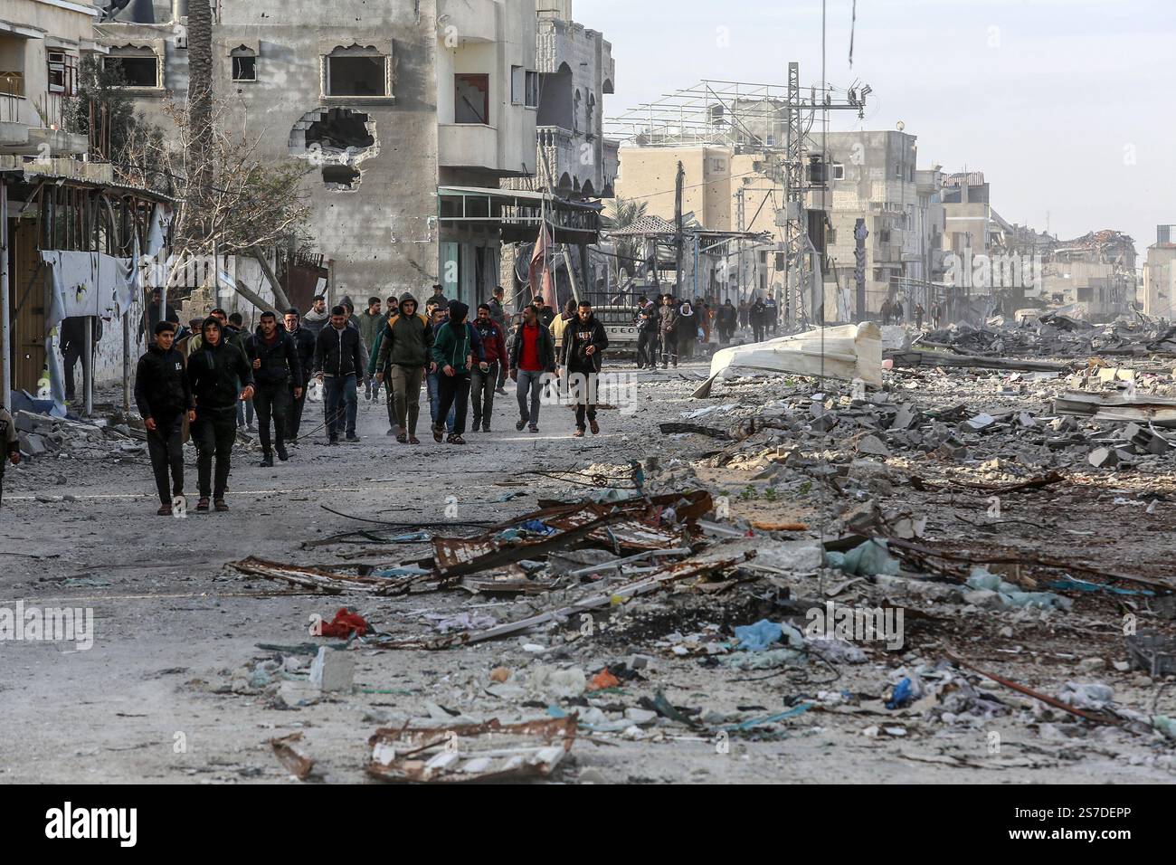 Rafah, Palestinian Territories. 19th Jan, 2025. Displaced Palestinians ...