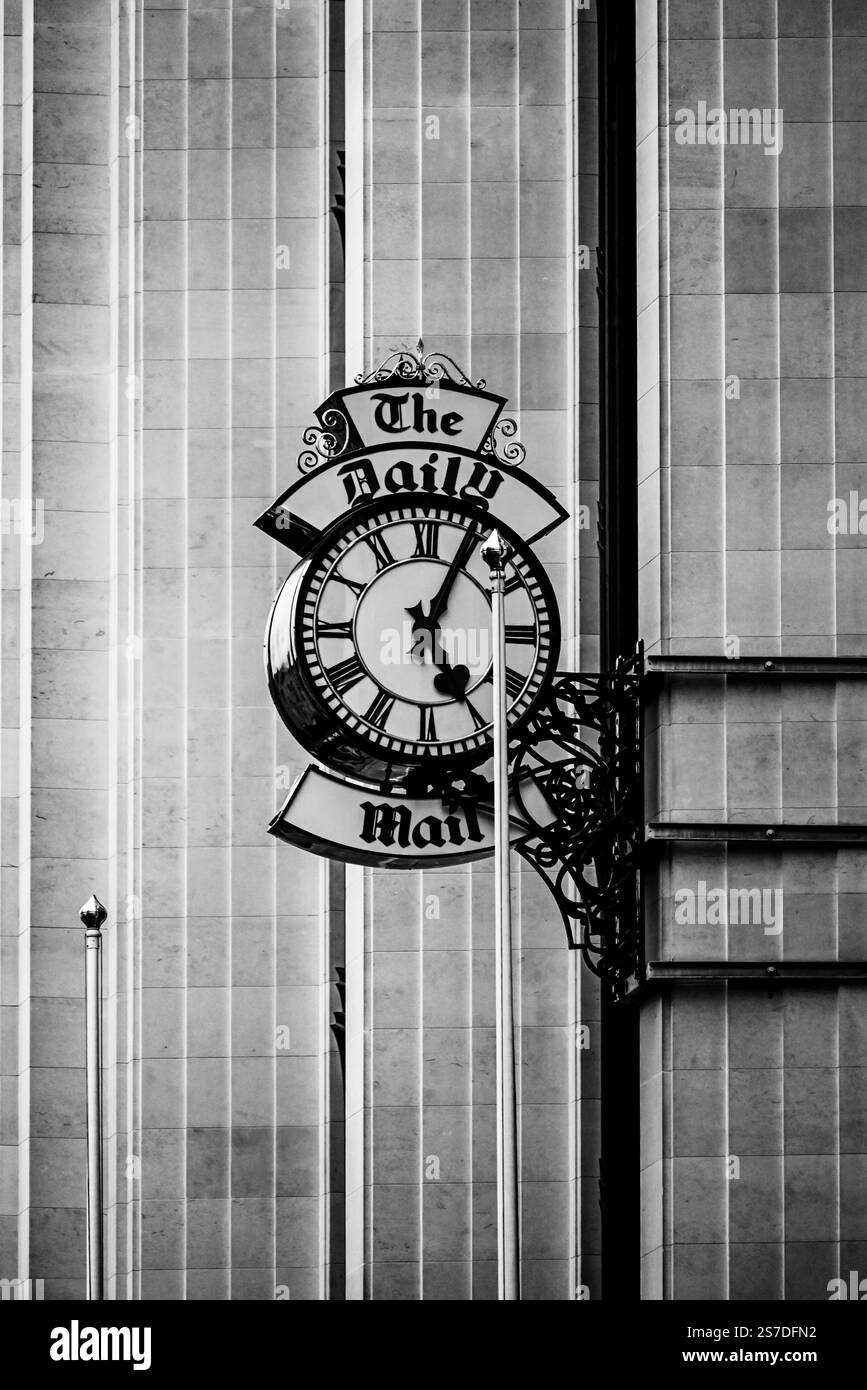 The Daily Mail Building Stock Photo - Alamy