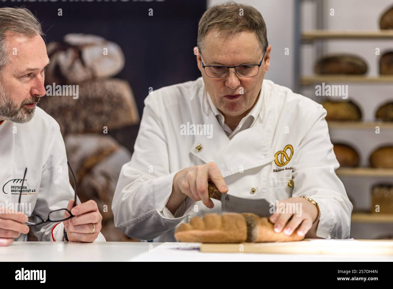 19 January 2025, Brandenburg, Cottbus: The judges André Bernatzky (l) and Bernd Anders evaluate ...