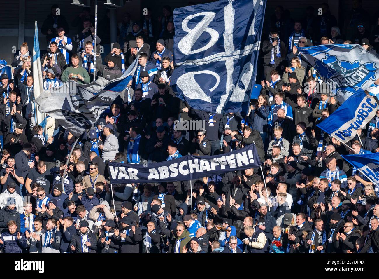 Paderborn, Germany. 19th Jan, 2025. Soccer: Bundesliga 2, SC Paderborn ...