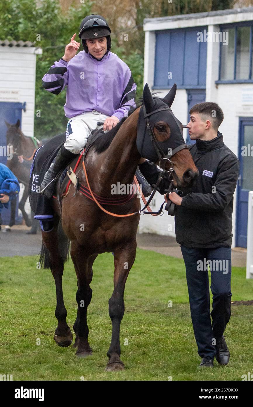 Windsor, Berkshire, UK. 19th January, 2025. GUARD DUTY ridden by jockey ...