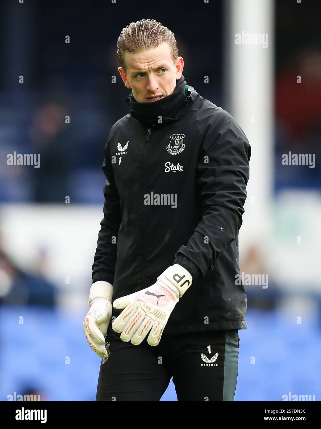 London, UK. 18th Jan, 2025. Jordan Pickford of Everton warms up prior ...