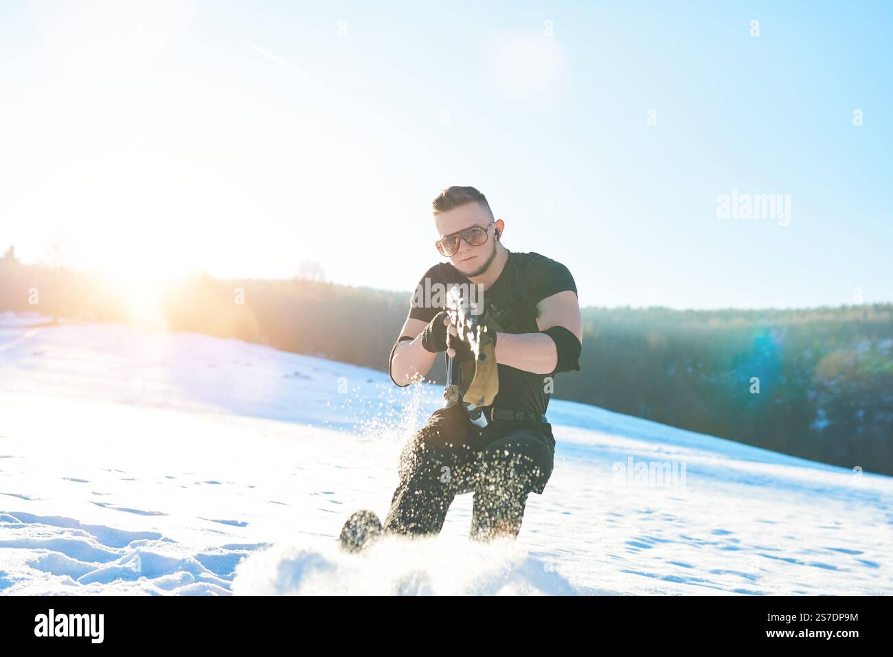 Winter arctic mountains warfare. Action in cold conditions. soldier ...