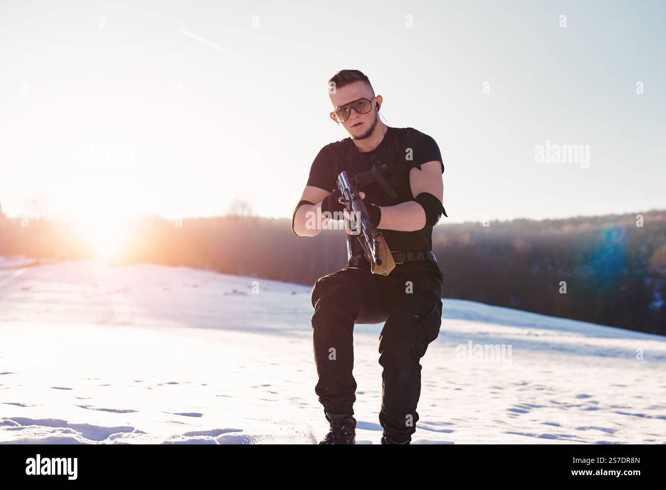 Winter arctic mountains warfare. Action in cold conditions. soldier ...