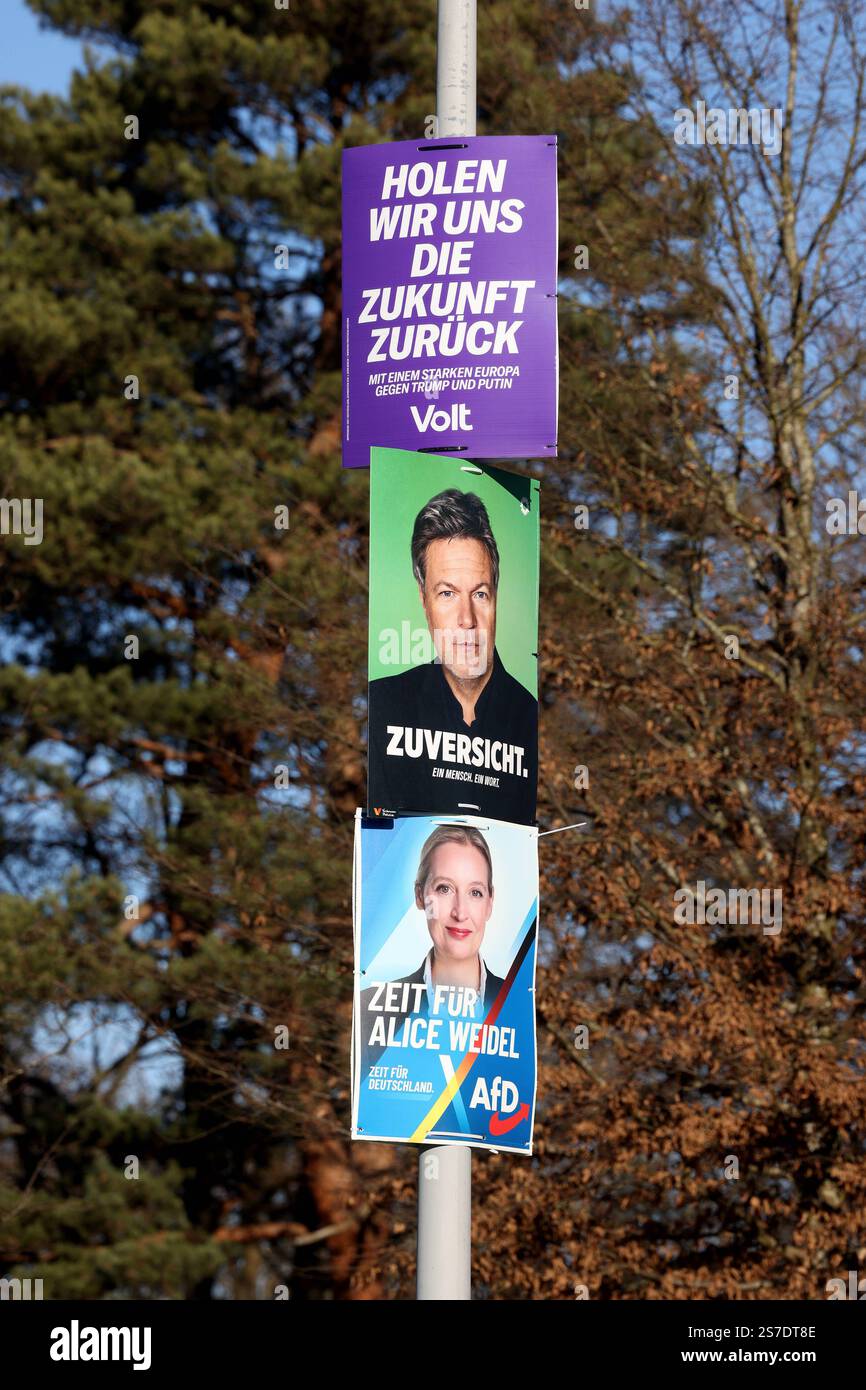 Ein Wahlplakat zur Bundestagswahl von der Volt Partei. HOLEN WIR UNS ...