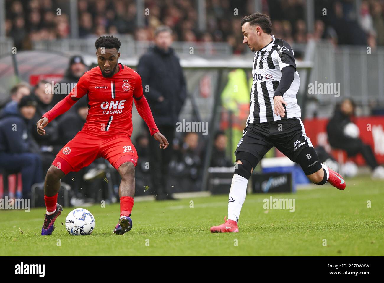 Almere, Netherlands. 19th Jan, 2025. ALMERE, 19-01-2025, Yanmar Stadium ...
