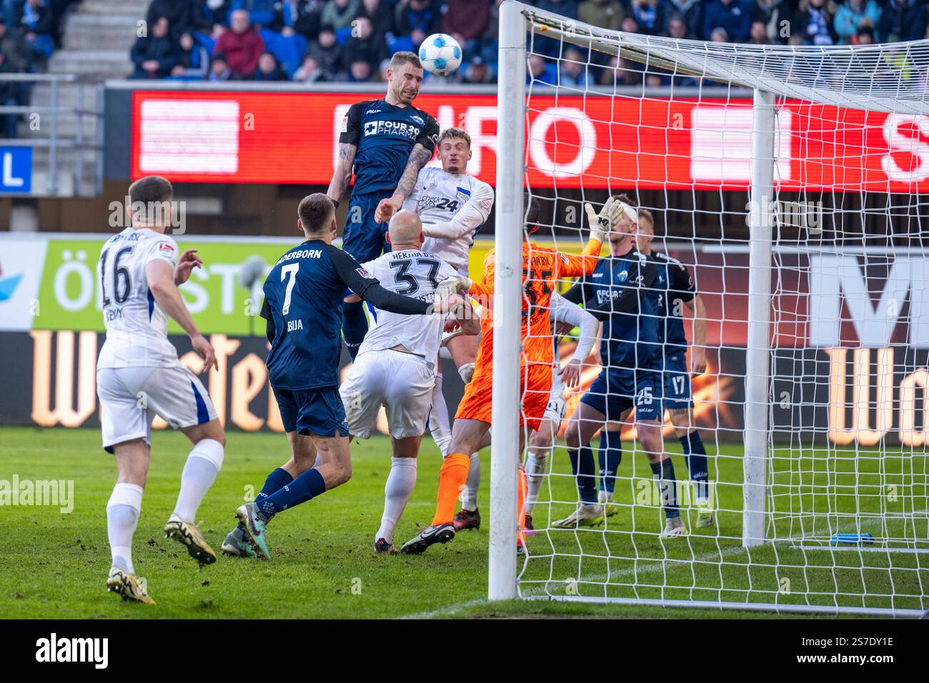 Paderborn, Germany. 19th Jan, 2025. Soccer: Bundesliga 2, SC Paderborn ...