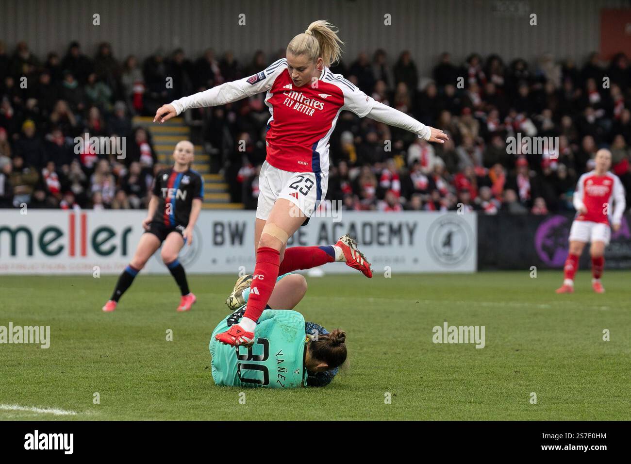 LONDON, ENGLAND - JANUARY 19: Alessia Russo of Arsenal Women jumping ...