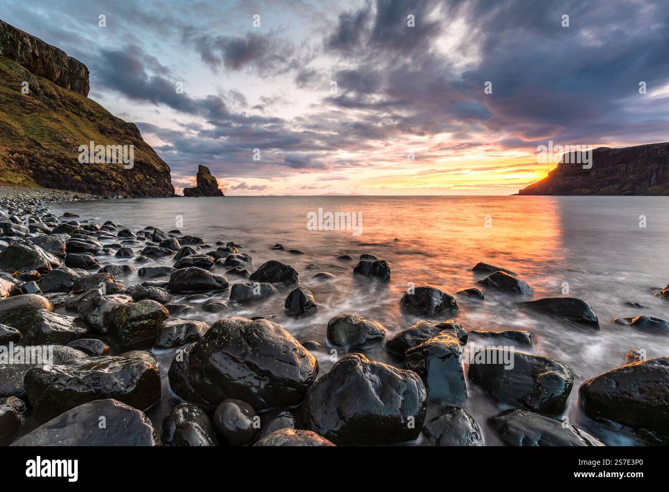Talisker Bay on Isle of Skye at sunset, Scotland Stock Photo - Alamy