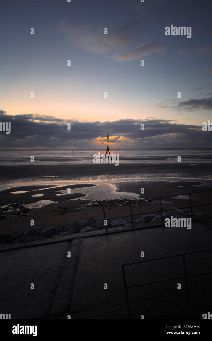 Atmospheric ocean hi-res stock photography and images - Alamy