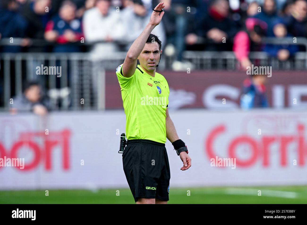 Cagliari, Italia. 19th Jan, 2025. Referee Juan Luca Sacchi during the ...