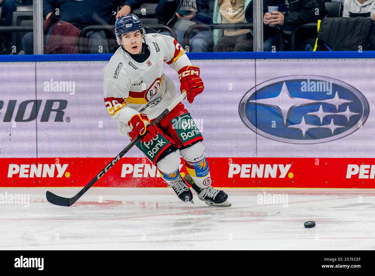 Muenchen, Deutschland. 19th Jan, 2025. Alexander Ehl (Duesseldorfer EG ...