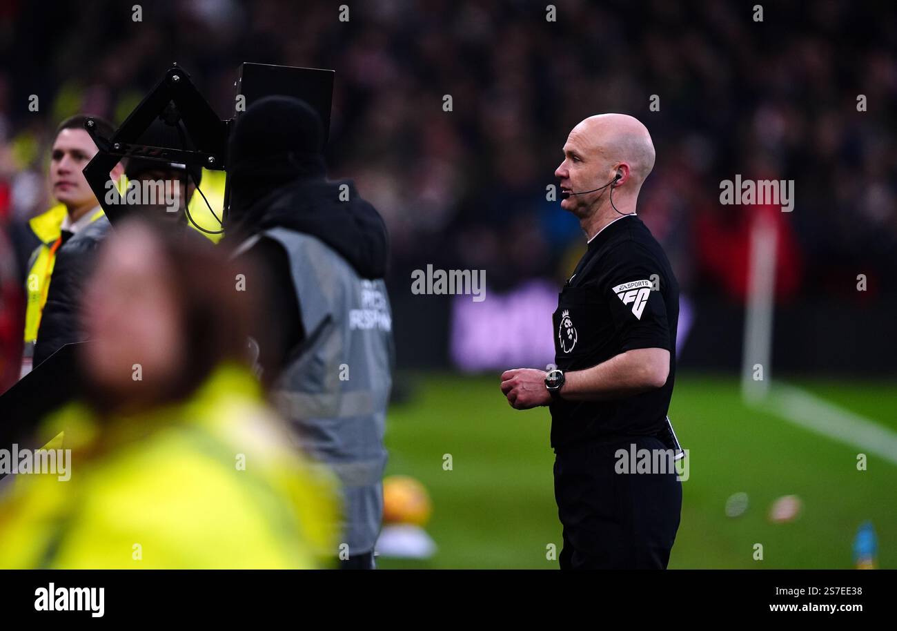 Referee Anthony Taylor rules out a fourth goal for Nottingham Forest ...