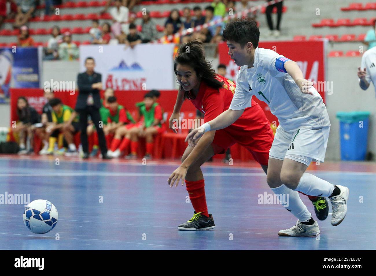 Yangon, Myanmar. 19th Jan, 2025. Nang Seng Brim (L) of Myanmar vies against Chan Ka Kei of China ...