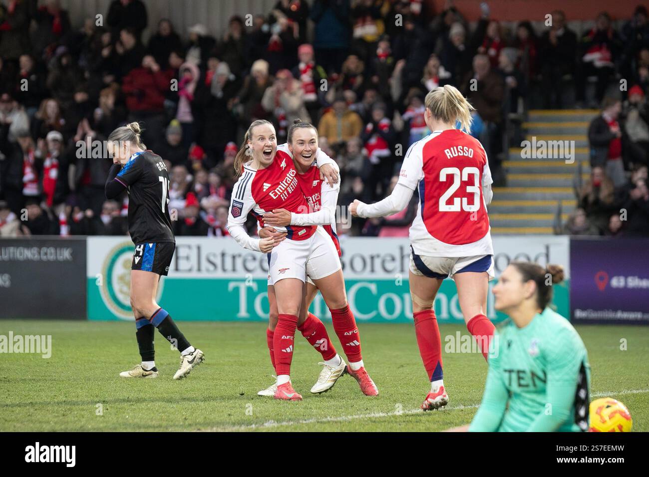 LONDON, ENGLAND - JANUARY 19: GOAL Beth Mead of Arsenal Women with ...