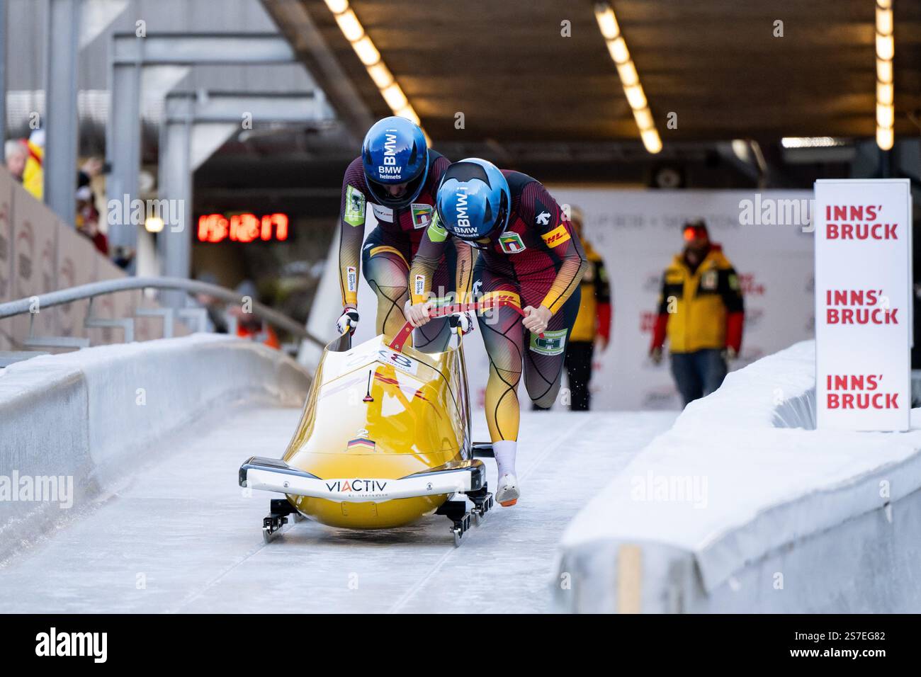 Kim Kalicki, Leonie Fiebig (Deutschland) am Start, AUT, IBSF Bob ...