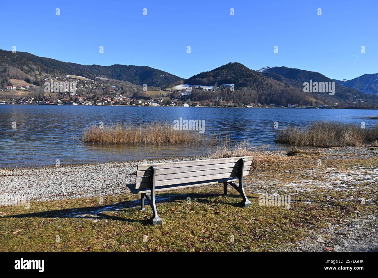 Wetterbild vom 19.01.2025. Strahlend blauer Himmel am Ufer vom ...
