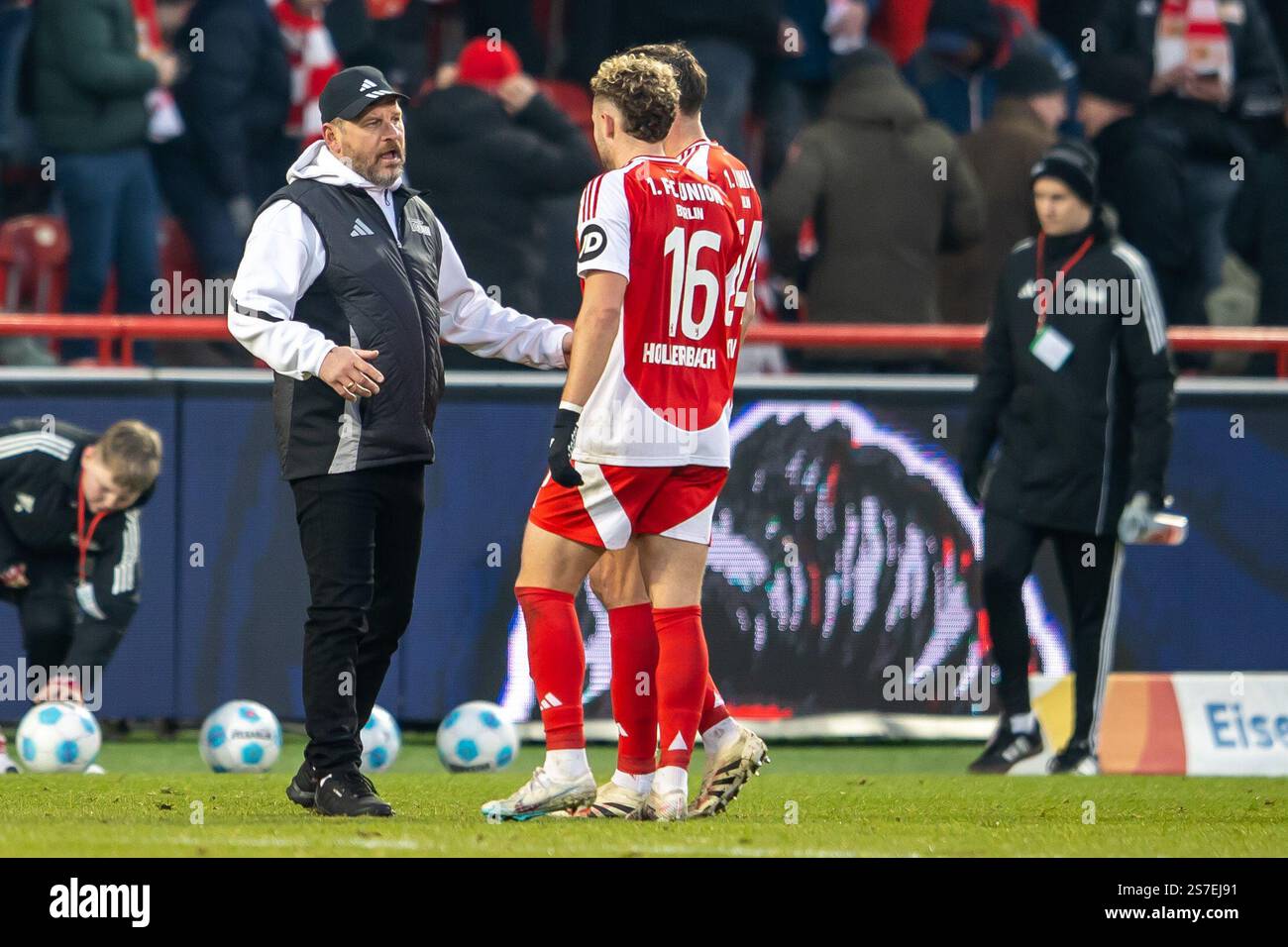 19 January 2025, Berlin: Soccer: Bundesliga, 1. FC Union Berlin - FSV ...