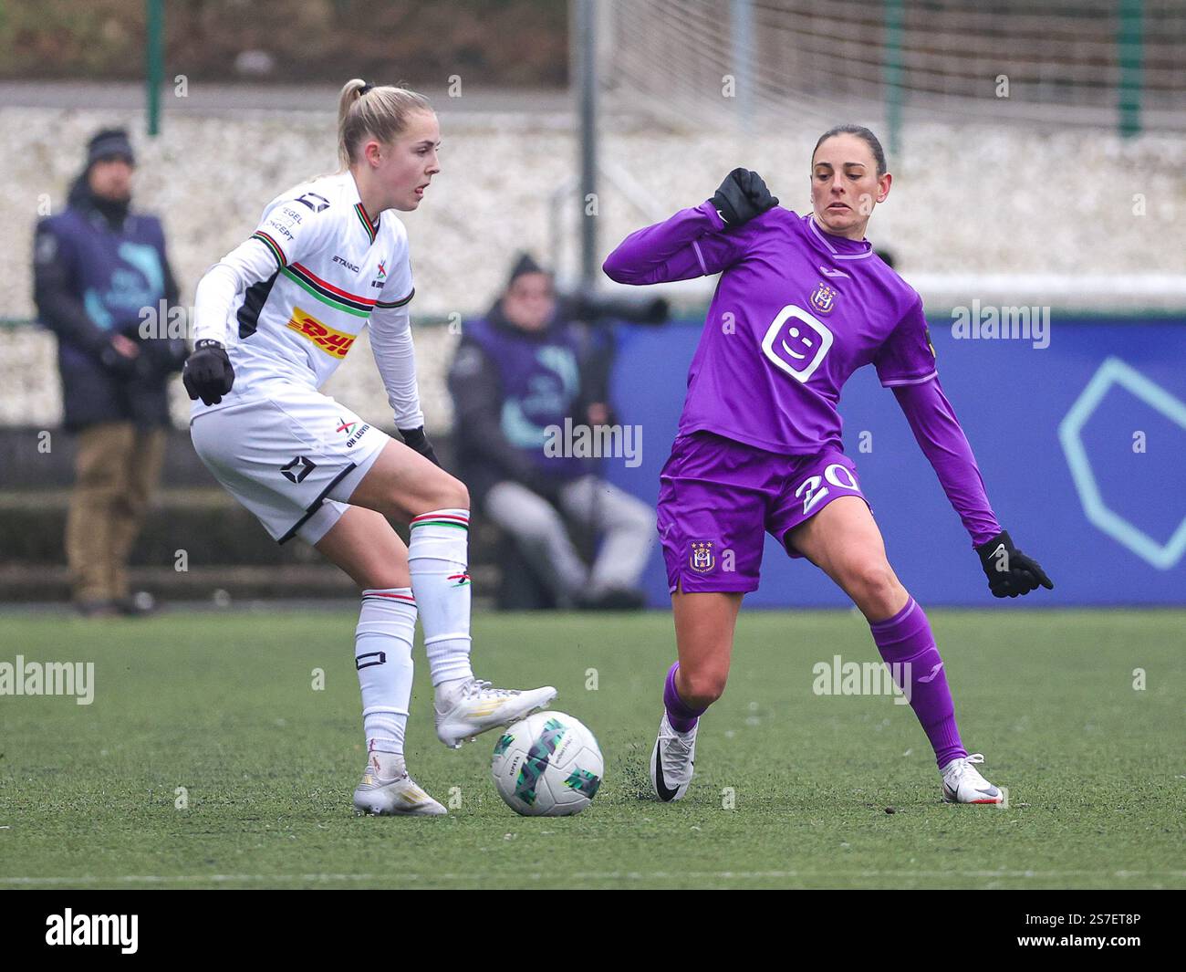 Oud Heverlee, Belgium. 18th Jan, 2025. Saar Janssen (2) of OHL and ...