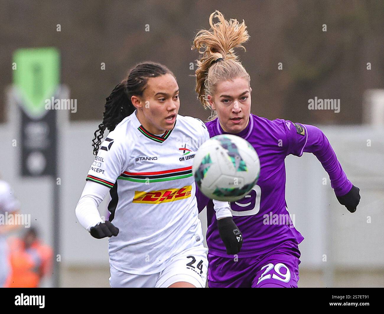 Oud Heverlee, Belgium. 18th Jan, 2025. Linde Veefkind (25) of OHL and ...