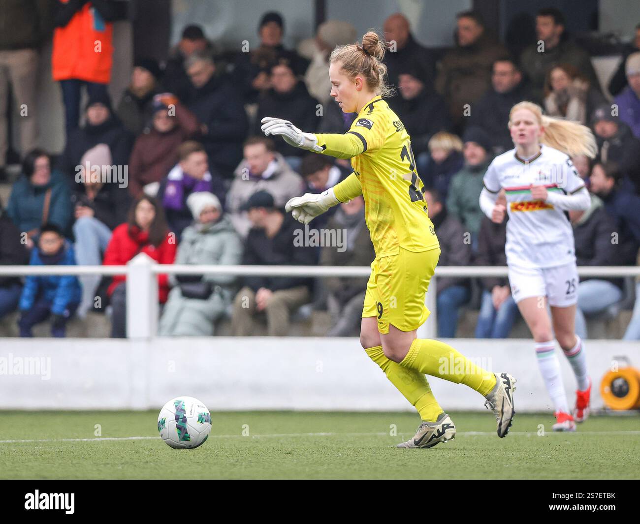 Oud Heverlee, Belgium. 18th Jan, 2025. goalkeeper Lowiese Seynhaeve (29 ...
