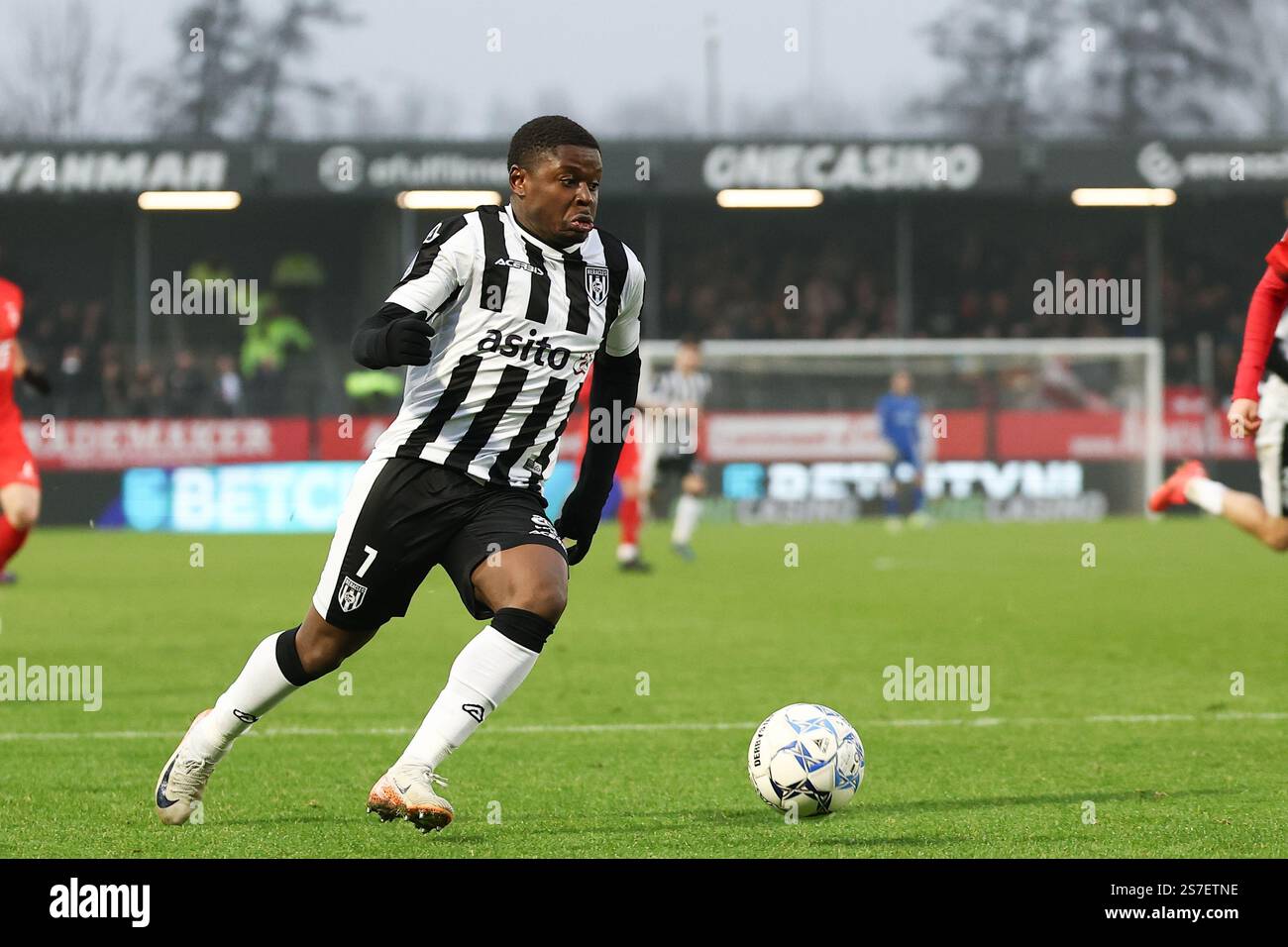 Almere, Netherlands. 19th Jan, 2025. ALMERE, 19-01-2025, Yanmar Stadium ...