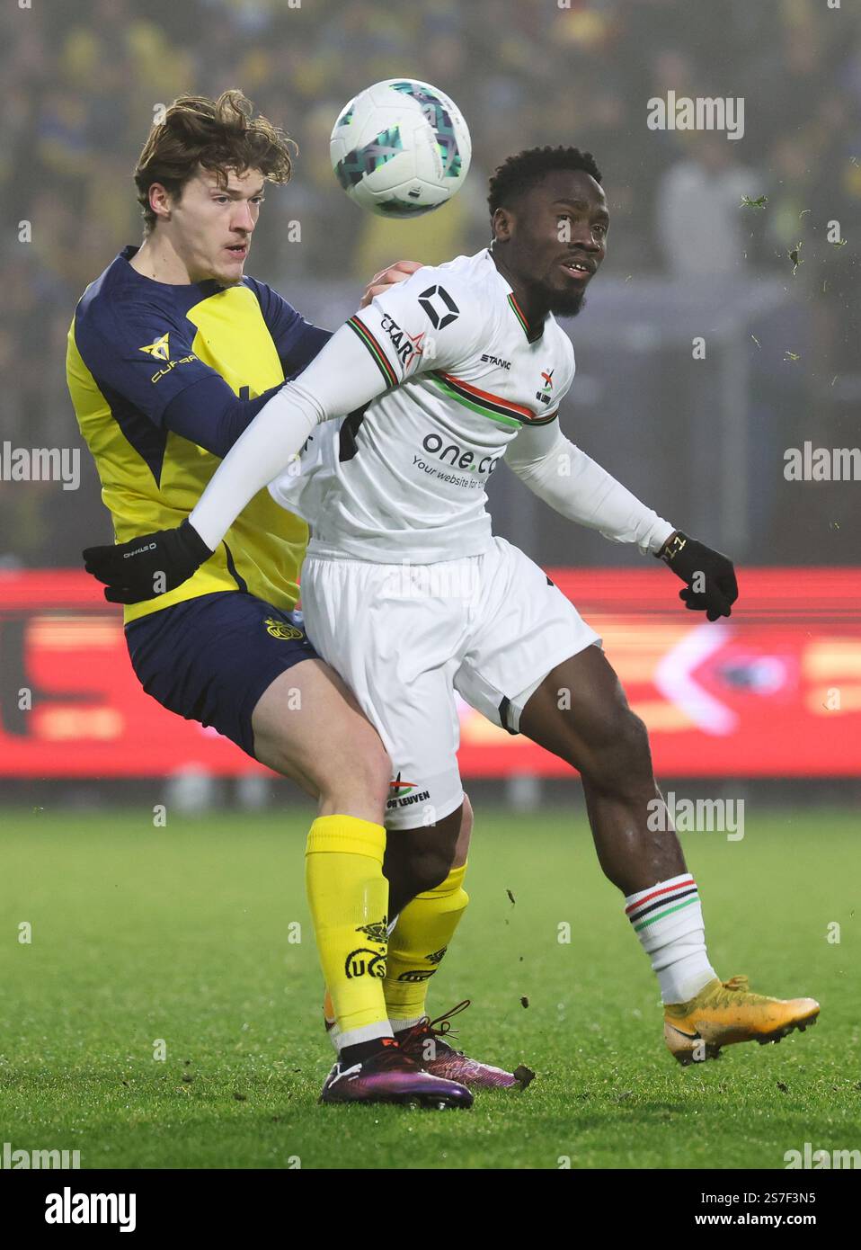 Brussels, Belgium. 19th Jan, 2025. Union's Fedde Leysen and OHL's ...