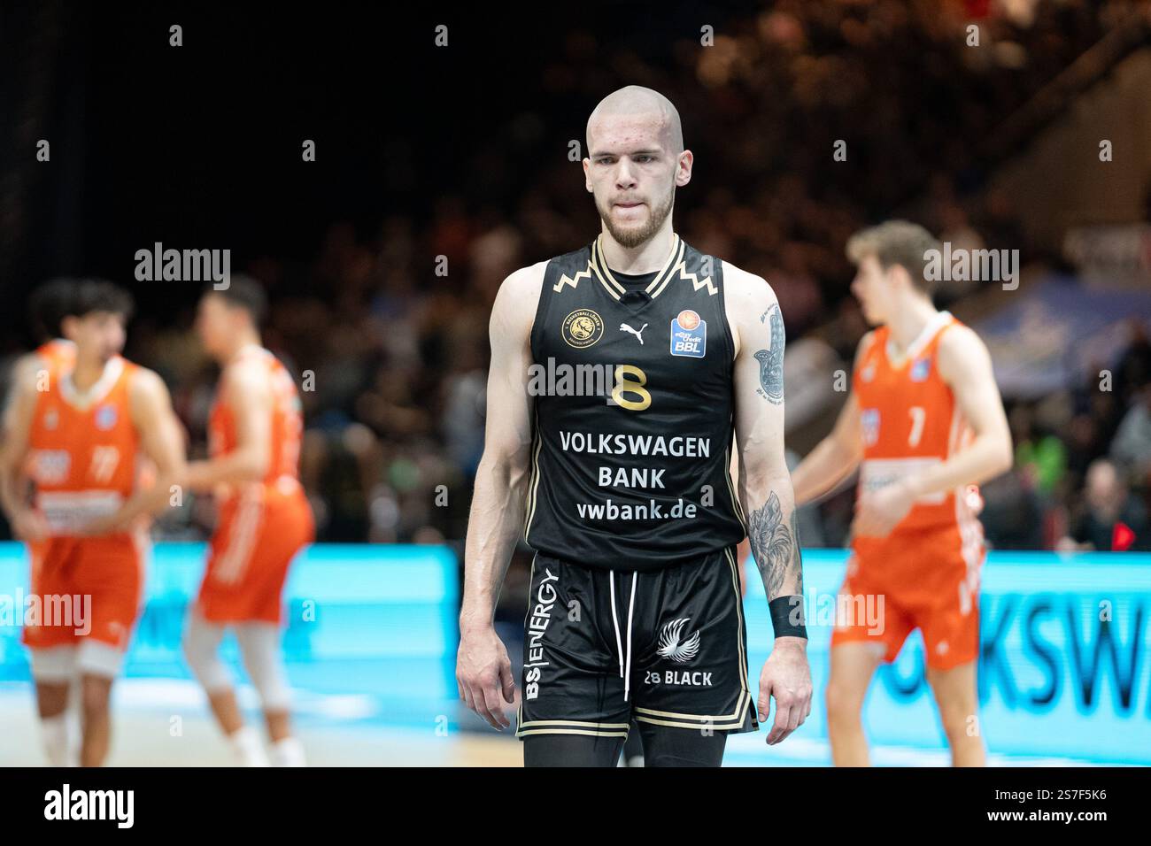 Arnas Velicka (Nr. 8 Basketball Loewen Braunschweig) konzentriert GER ...