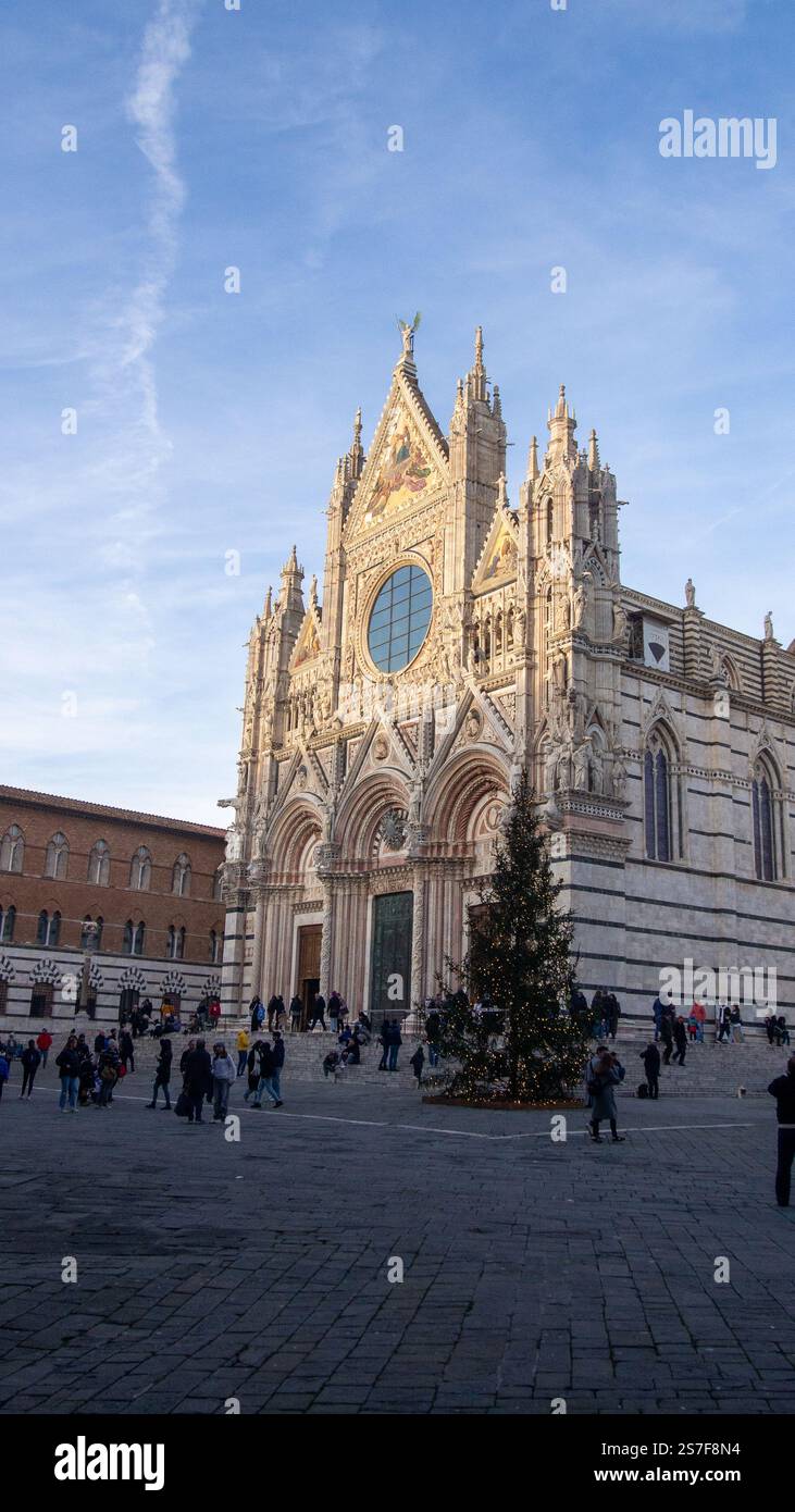 Duomo di siena winter hi-res stock photography and images - Alamy
