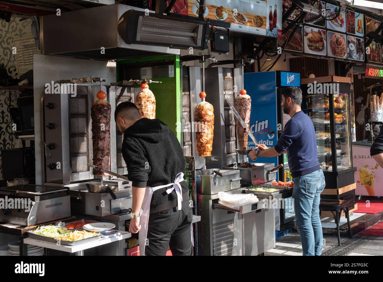 Istanbul, Turkey. January 3rd 2025. Turkish Doner Kebab street stall ...