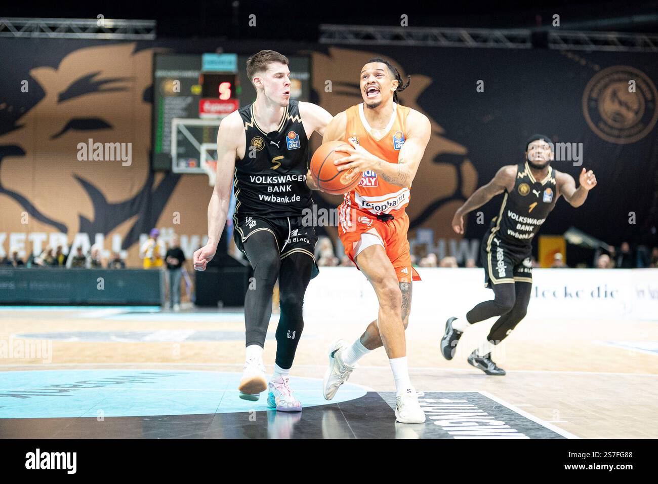 Braunschweig, Deutschland. 19th Jan, 2025. Nelson Weidemann (Nr. 0 ...