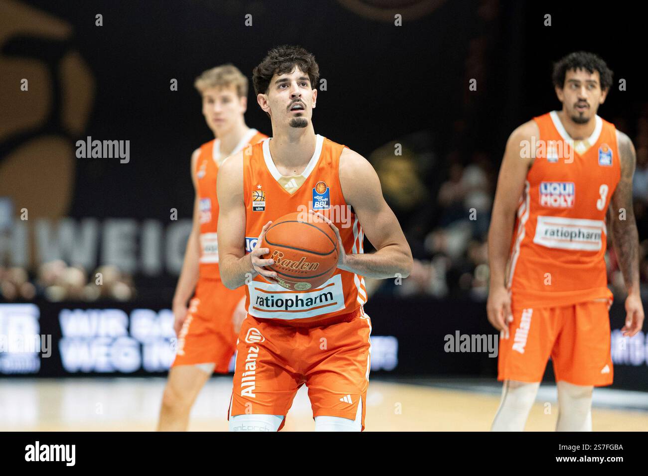 Braunschweig, Deutschland. 19th Jan, 2025. Ben Saraf (Nr. 77 Ratiopharm ...