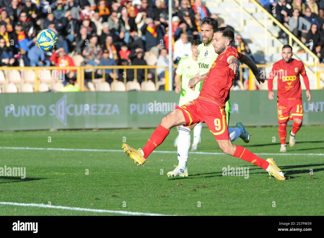 Catanzaro, Italy. 19th Jan, 2025. IEMMELLO Pietro US Catanzaro vs Pisa ...