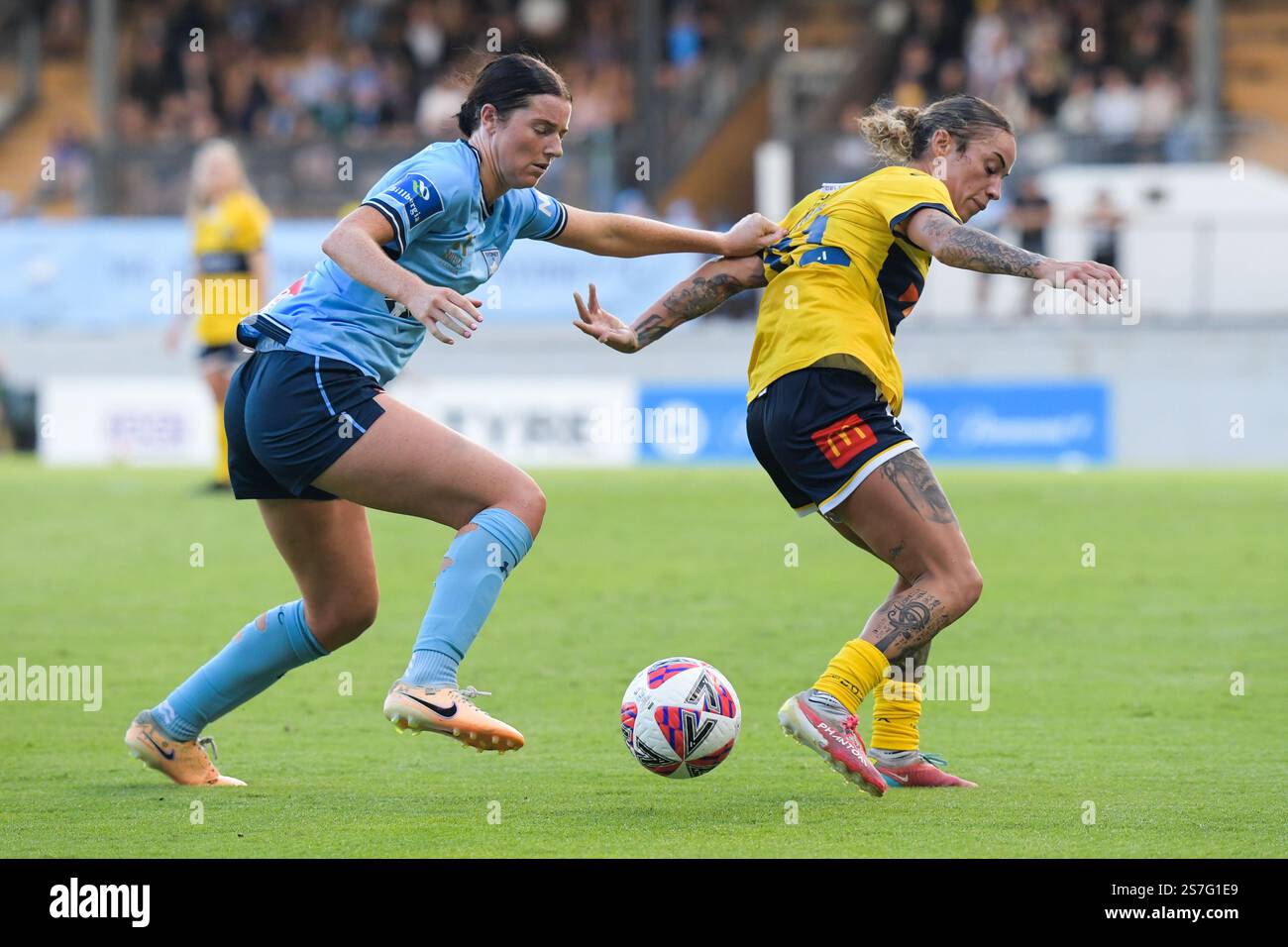 Lilyfield, Australia. 19th Jan, 2025. Tori May Tumeth (L) of Sydney FC ...